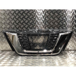 Решетка радиатора под дистроник (квадрат) Nissan Rogue 2017-2021 г